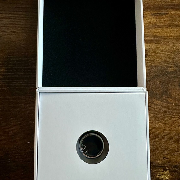 Oura | Jewelry | Oura Ring Gen3 Heritage Silver Us8 Set Size 7 | Poshmark